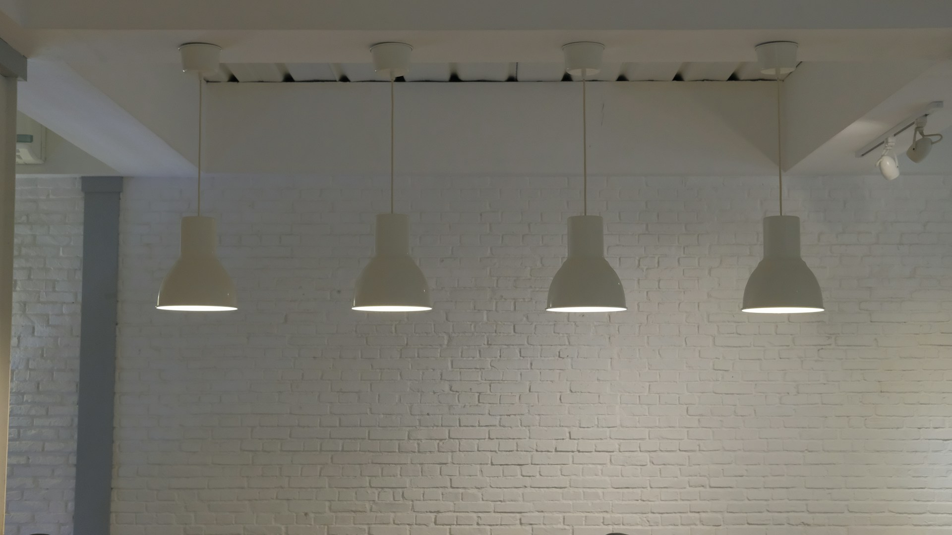 Upgrading Light Fixtures: A Step-by-Step Guide